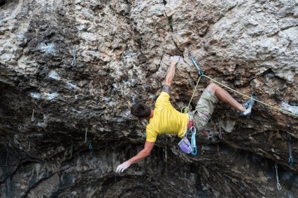 Катерене на скали край Велико Търново - ваучер Adventures.bg