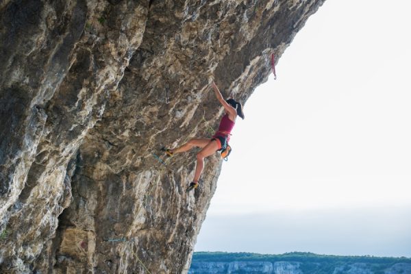 Катерене на скали край Велико Търново - ваучер Adventures.bg